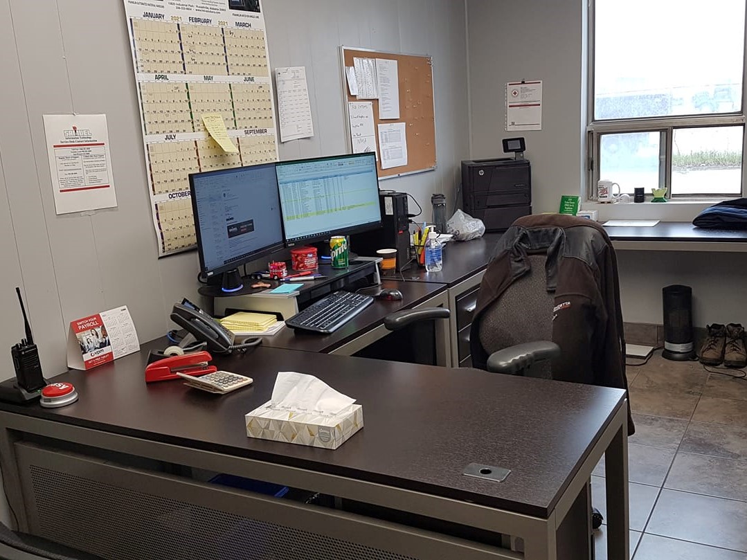 Sunday Chuckle: Meet meet you in the Ladies Room | mikeladano.com